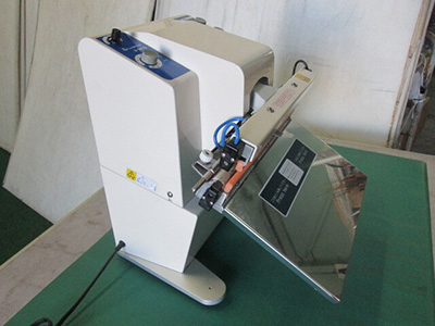 中古卓上真空脱気ガス充填シーラー（上下加熱タイプ）/V-301G-10WK/Z-01028-7 | シロ産業